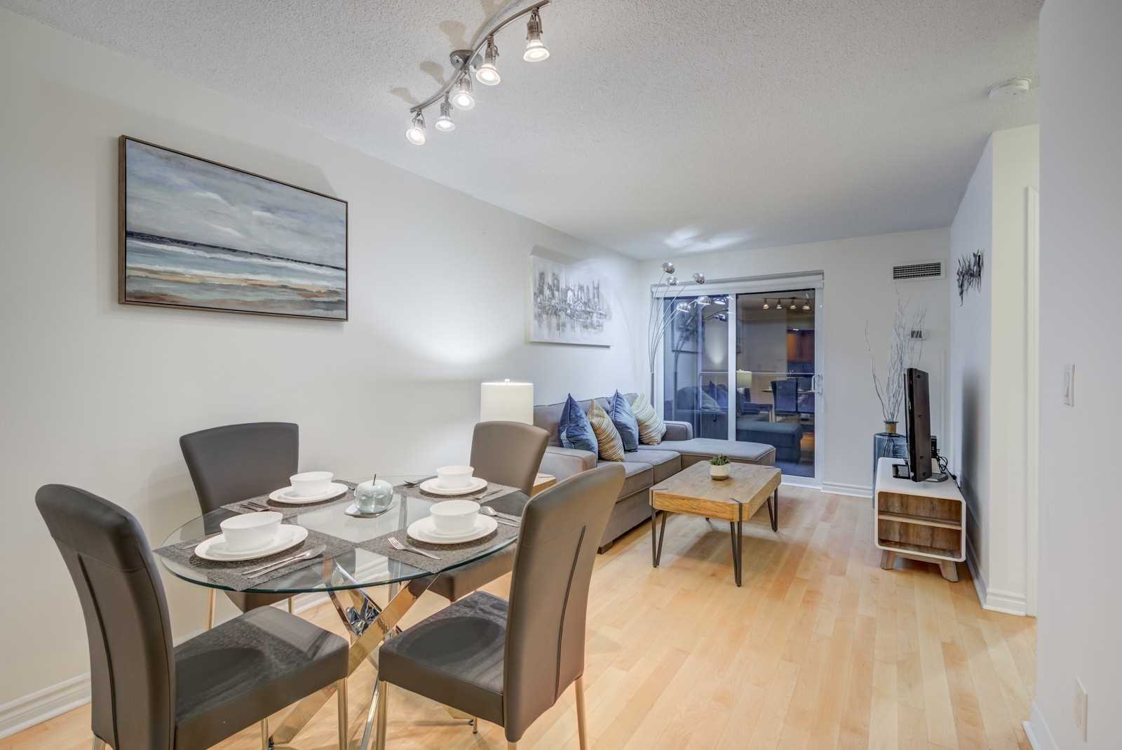 303 - 270 Wellington St W, Leased in Toronto - Zoocasa